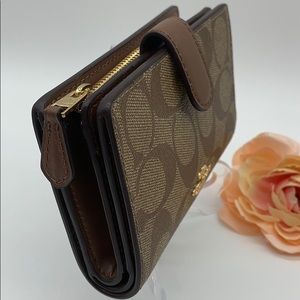 Coach | Bags | Coach Medium Corner Zip Wallet In Signature Canvas ...